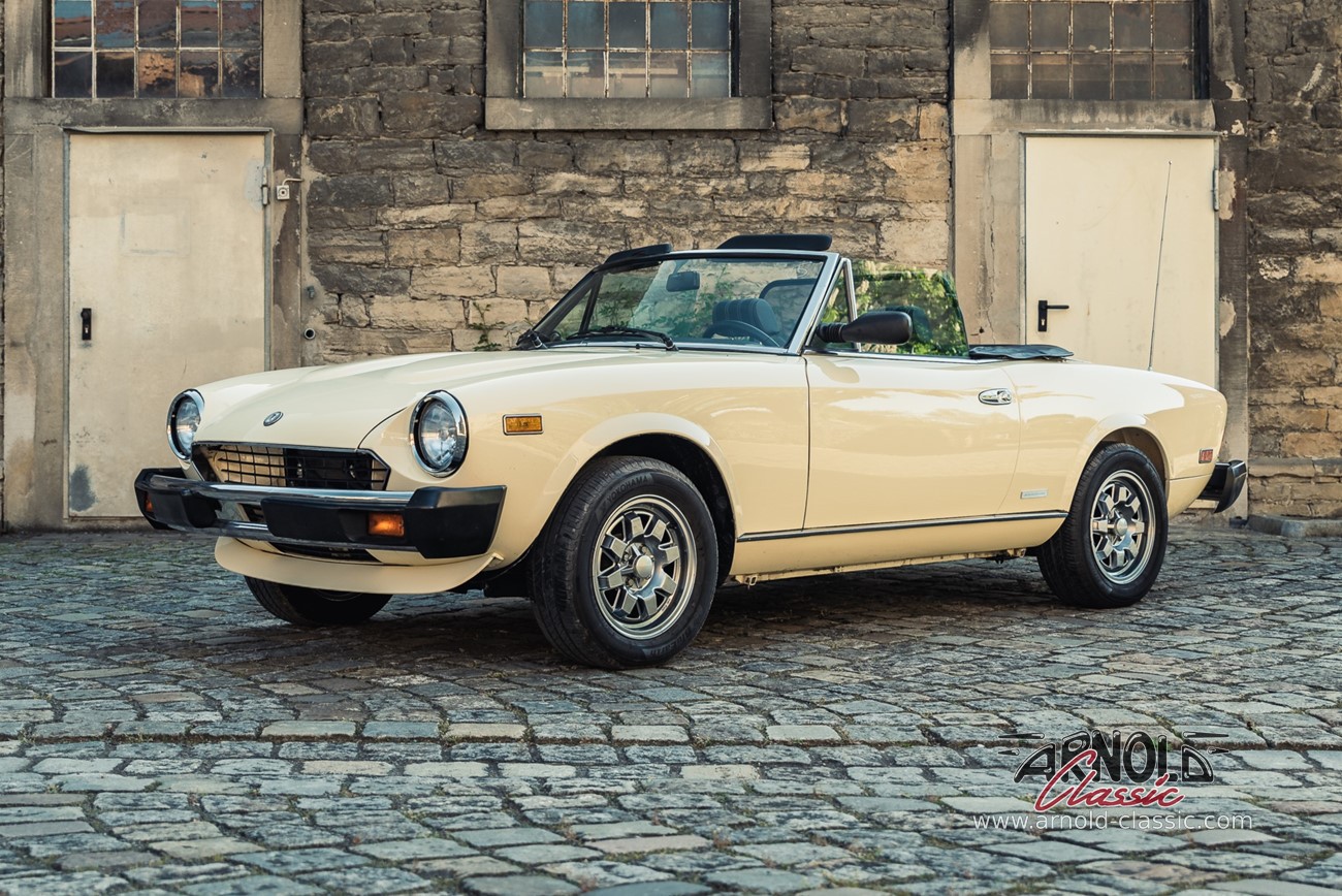 Arnold Classic GmbH | Oldtimer, Werkstatt, Sattlerei